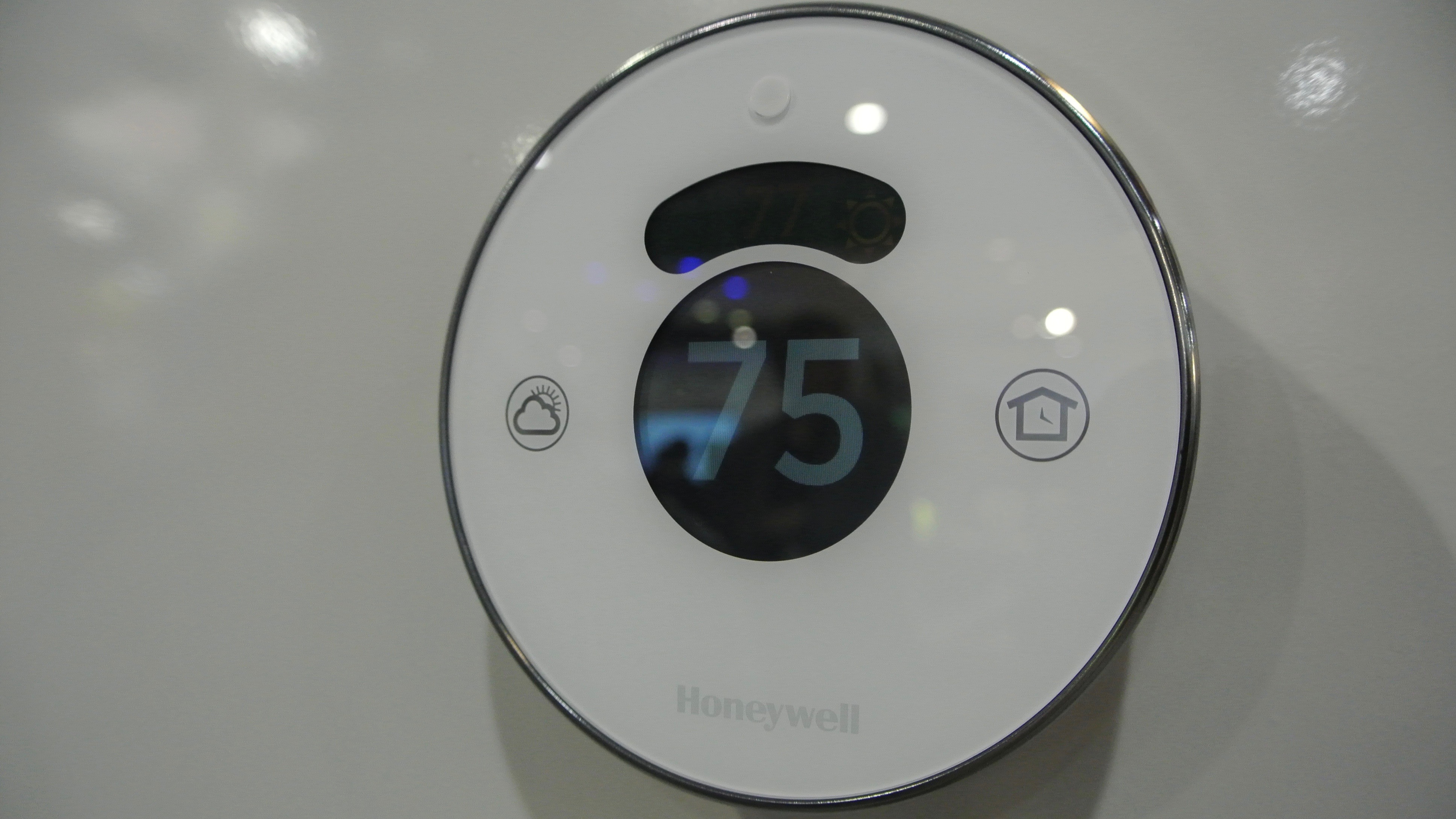 Honeywell announces HomeKit-enabled Lyric thermostat, available for preorder now - 9to5Mac