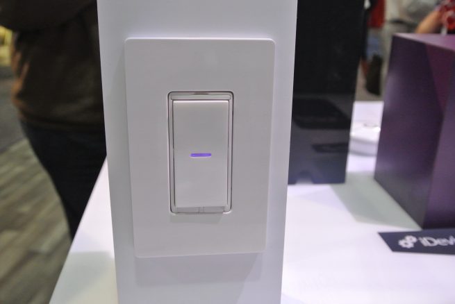 iDevices adds new Siri-controlled wall outlets, switches and light ...