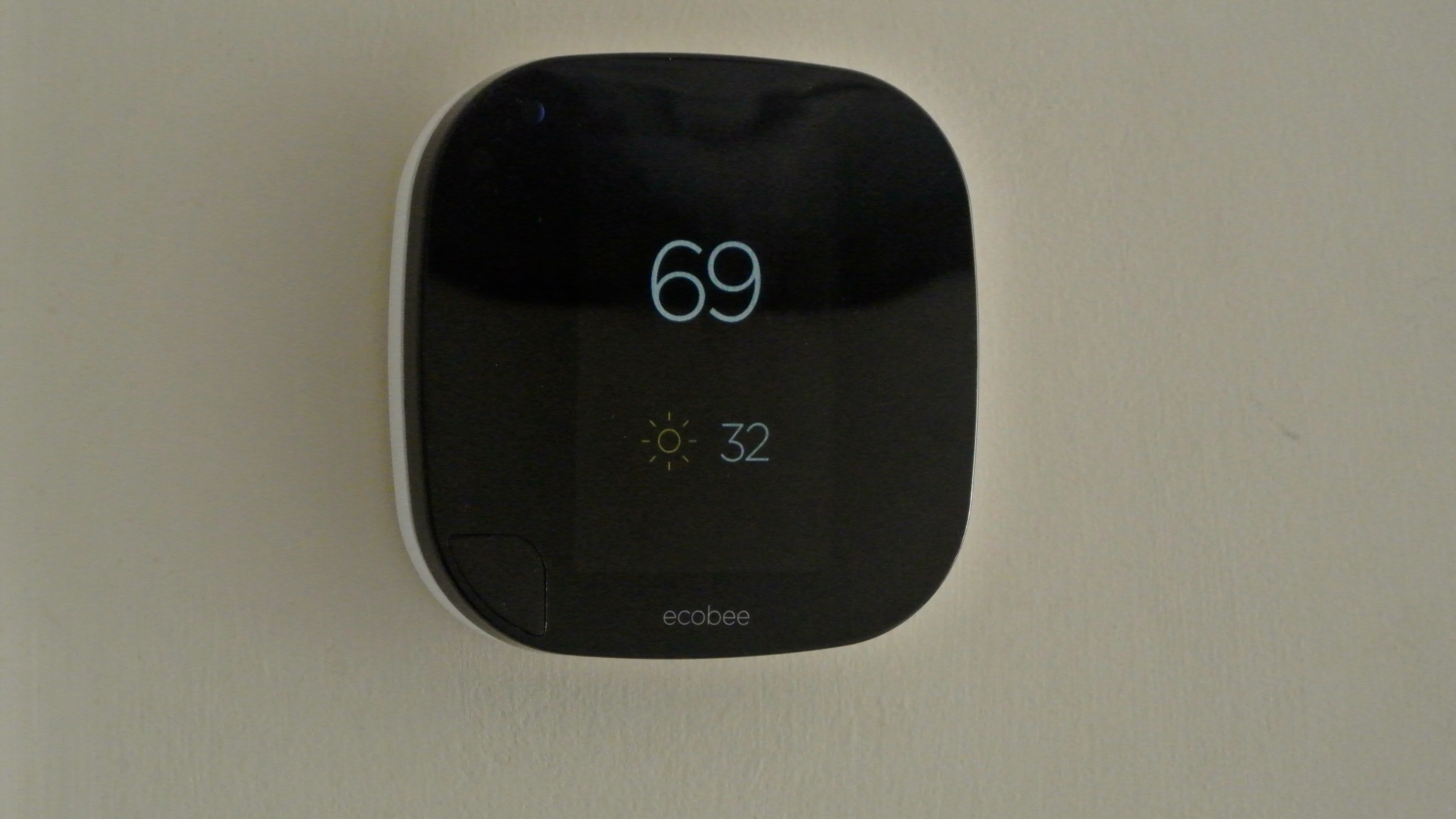 Review Homekit Enabled Ecobee3 Wi Fi Thermostat W Remote Sensors Is Perfect For Siri Fans