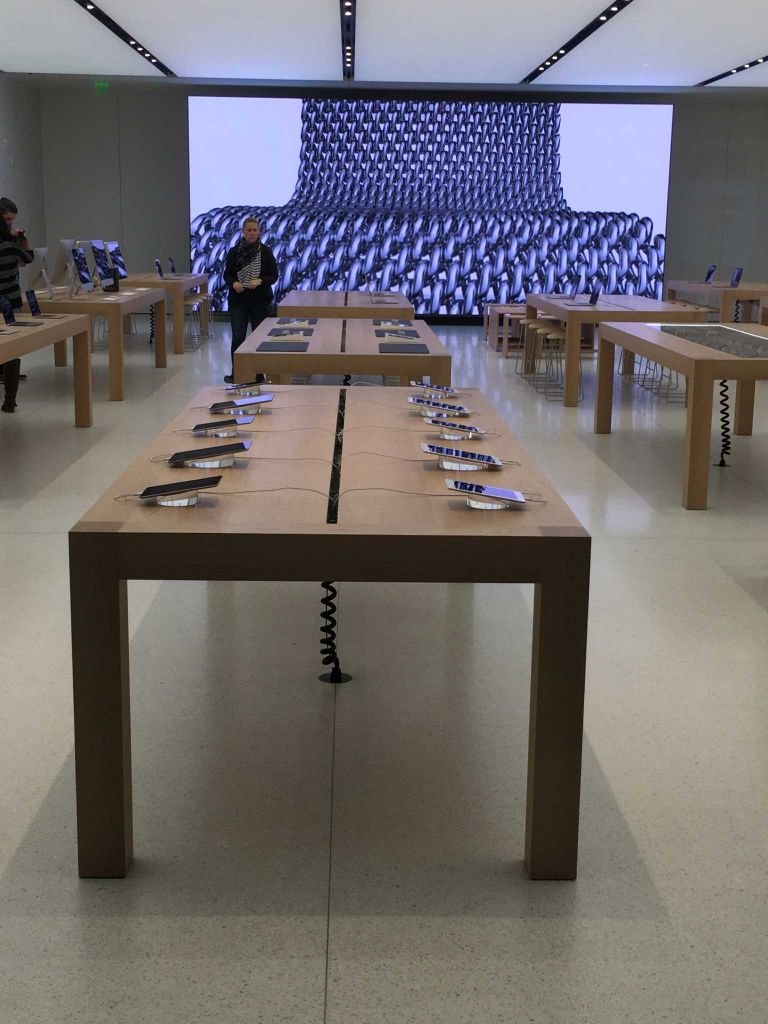 Those giant displays in the new Ive-designed Apple Stores reportedly ...