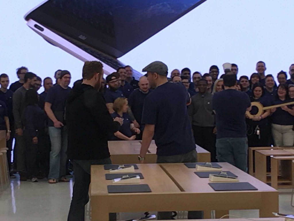 Those giant displays in the new Ive-designed Apple Stores reportedly ...