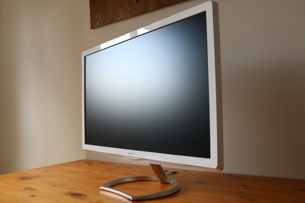 Review: Philips 27-inch Quantum Dot monitor promises greater color ...