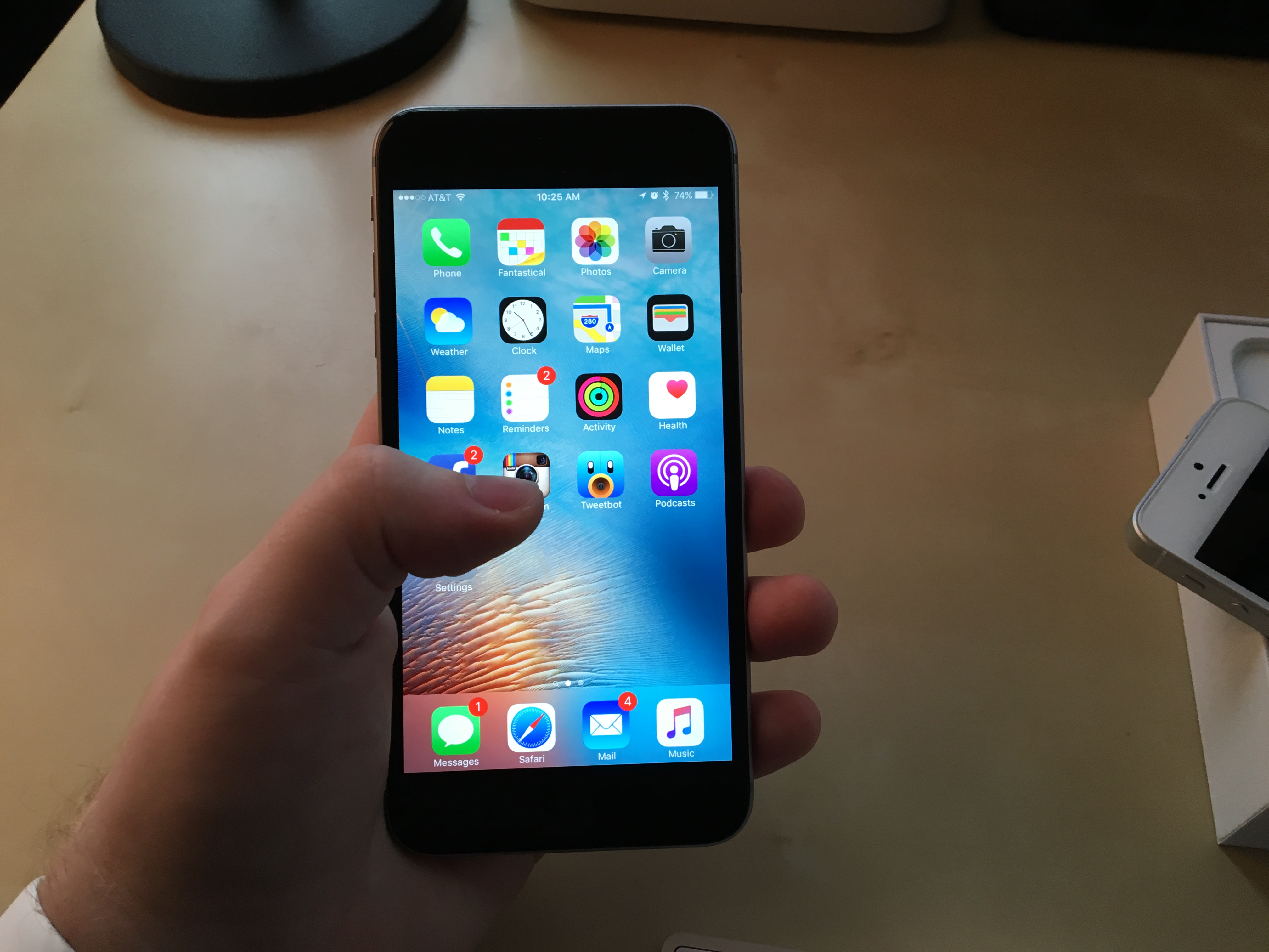 iPhone SE first impressions: Migrating from the iPhone 6s Plus is huge ...