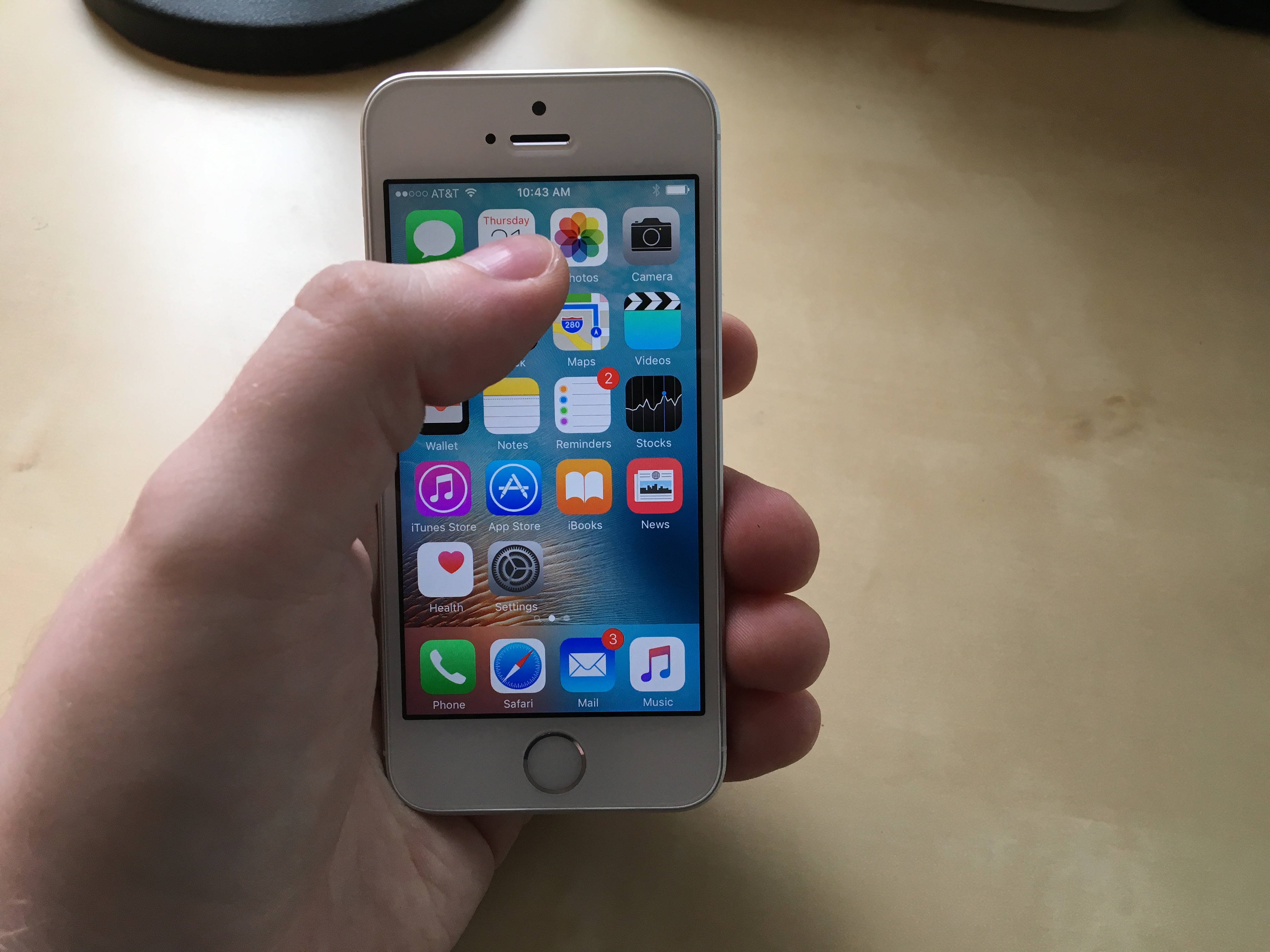 iPhone SE first impressions: Migrating from the iPhone 6s Plus is huge ...