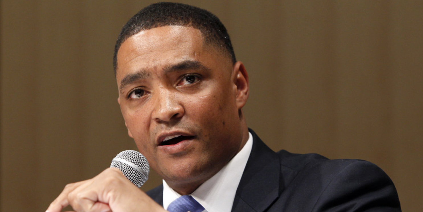 Within 1 hour of Malaysia Flight 370 going missing, Apple was working w ...