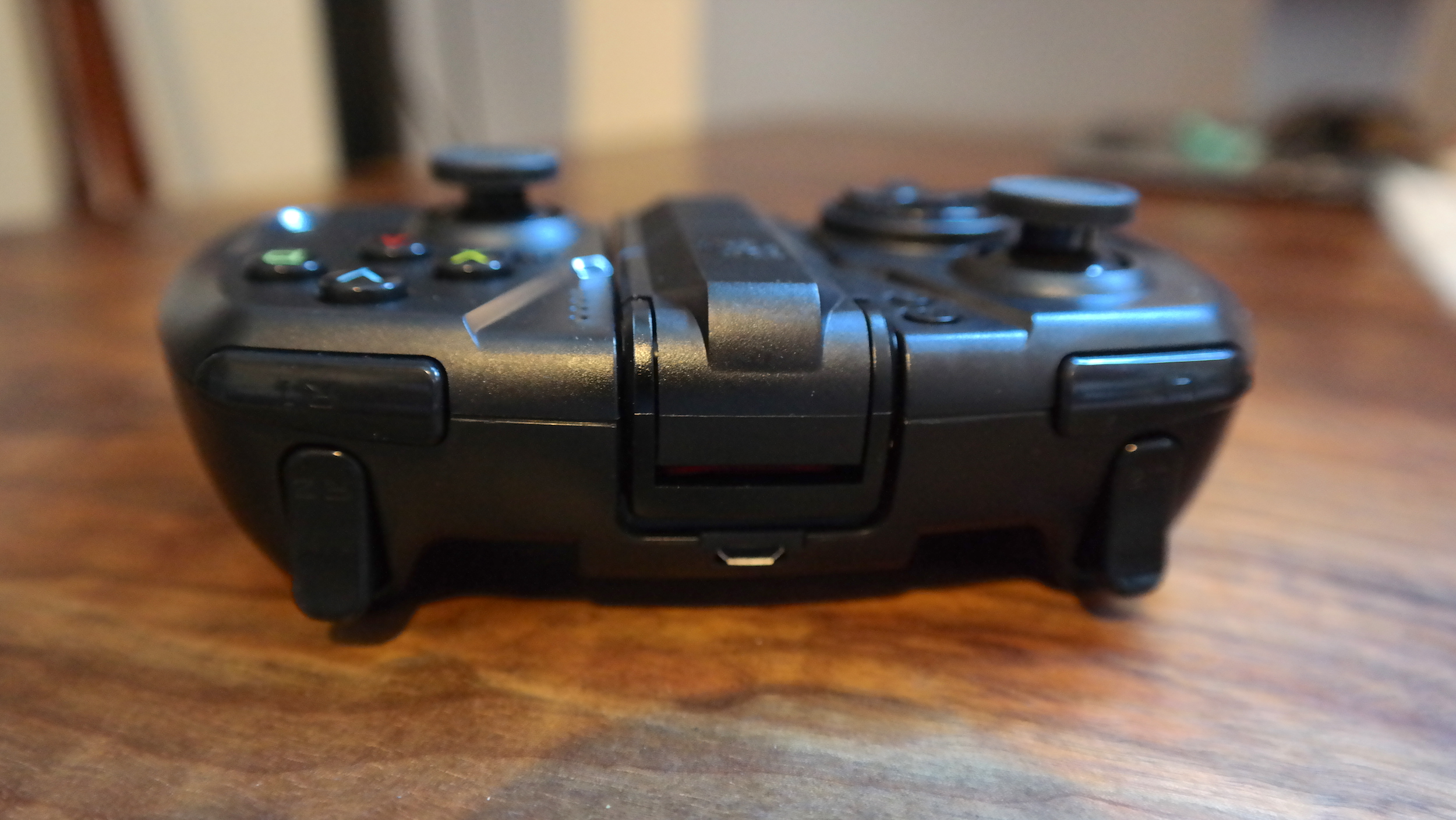 Review: Tt eSports Contour Made-for-iPhone/iPad/Apple TV game ...