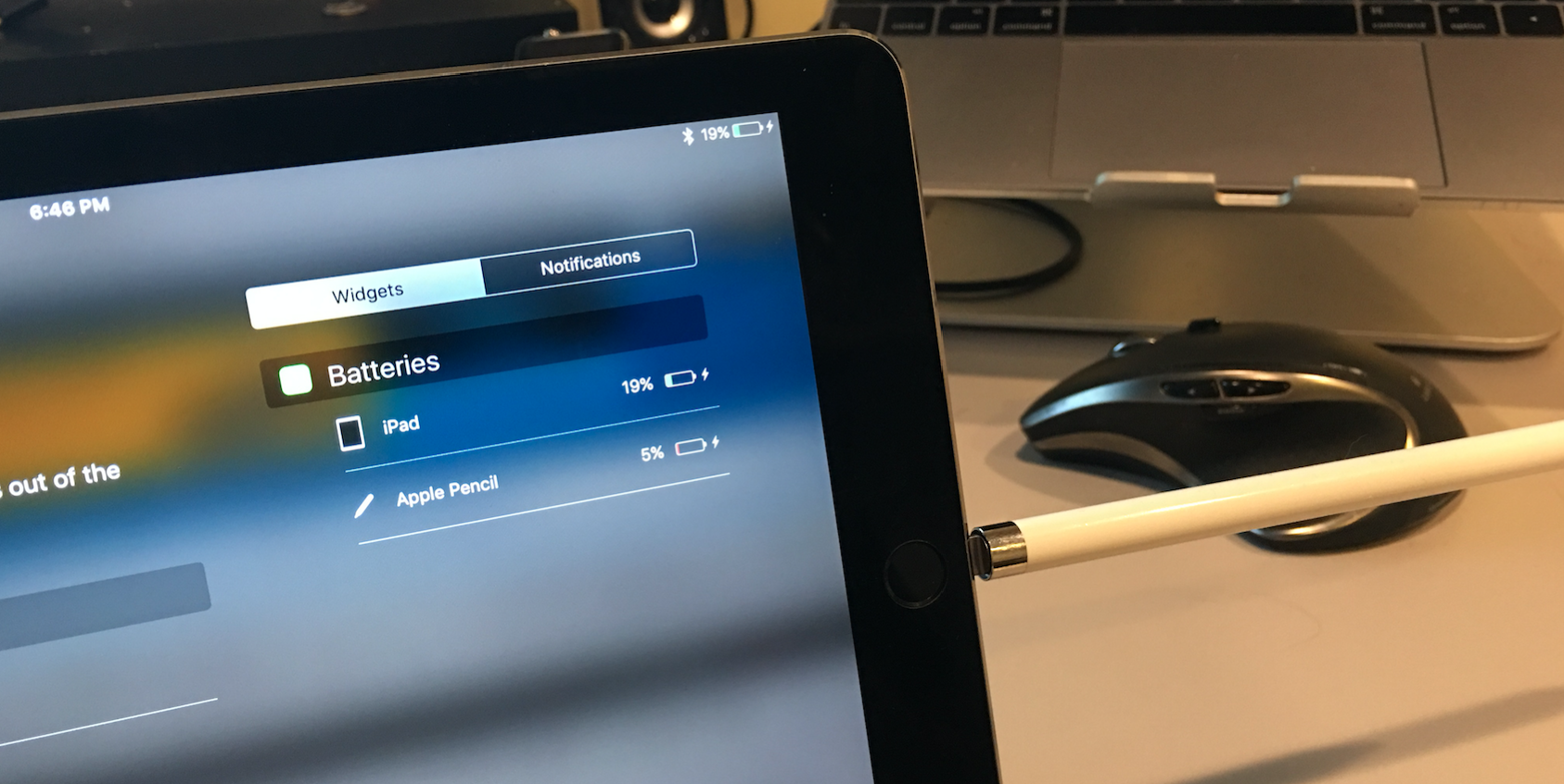 Review: Logitech’s Smart Connector-equipped charging dock for iPad Pro ...