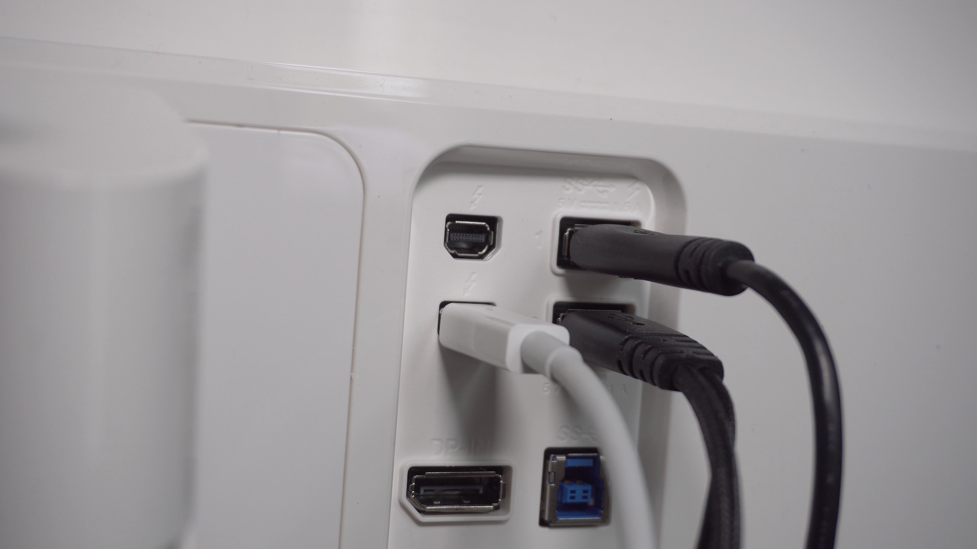 Review: LG's 34" UltraWide curved monitor is great for movies and video ...