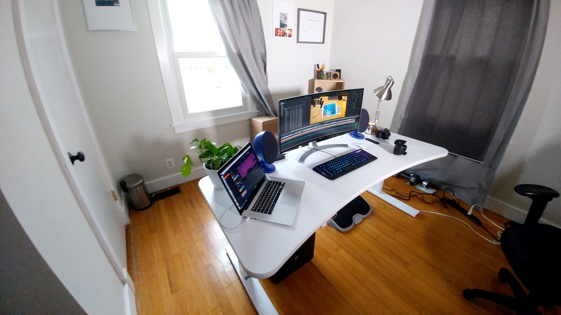 Does a standing desk really make a difference? Hands-on with the UpDesk ...