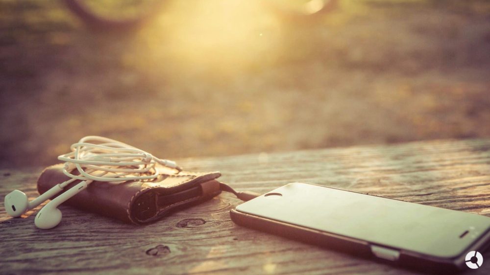 Nomad teams up with Horween Leather on new Bi-fold & Slim Wallet w ...