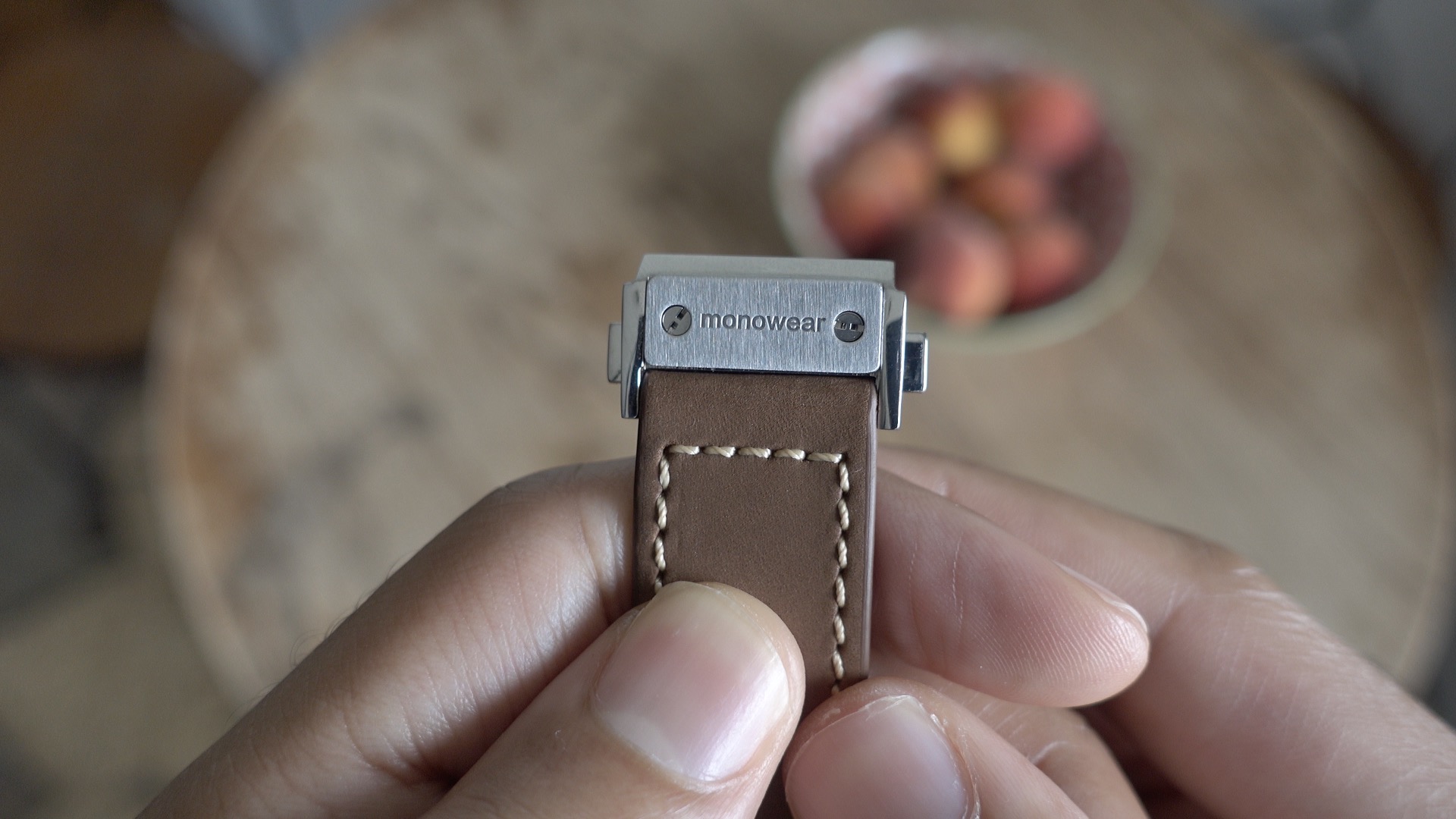 Review: Monowear Brown Leather Deployant band for Apple Watch [Video] - 9to5Mac