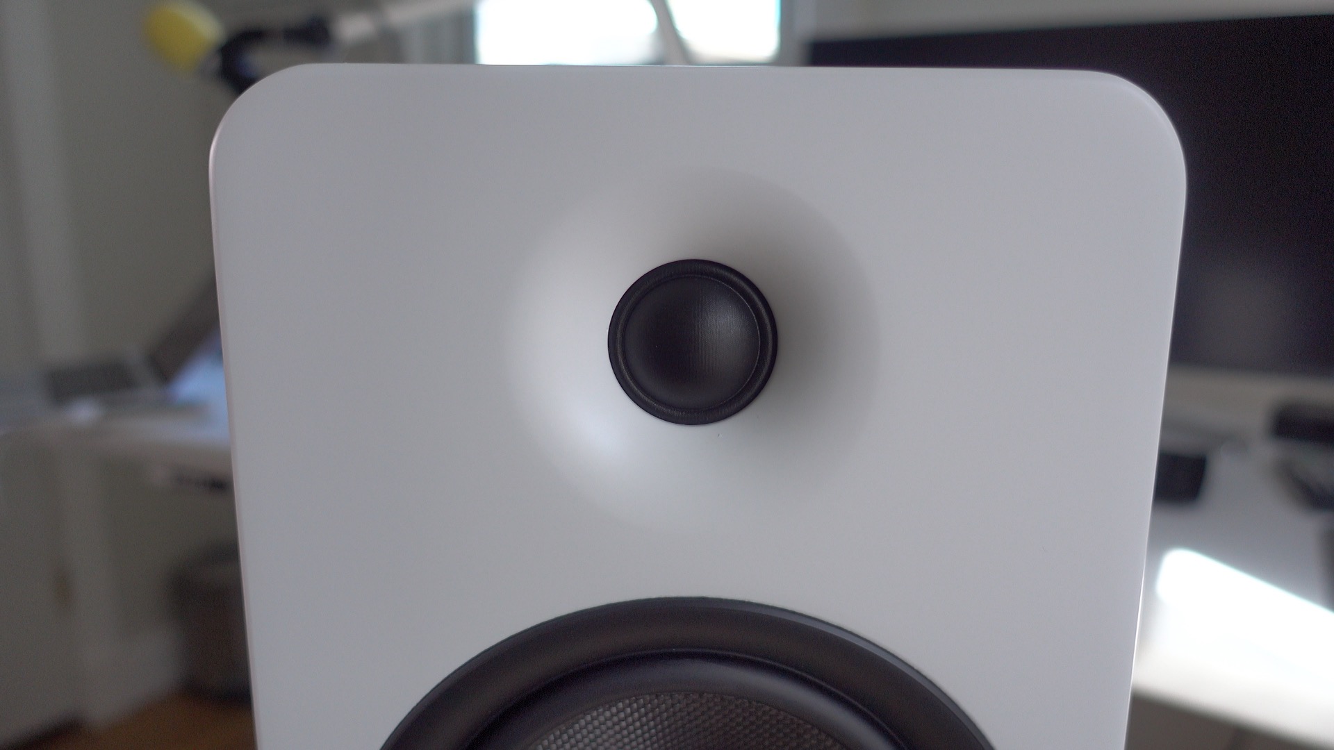 Hands-on: Kanto's YU5 powered bookshelf speakers deliver big sound and ...