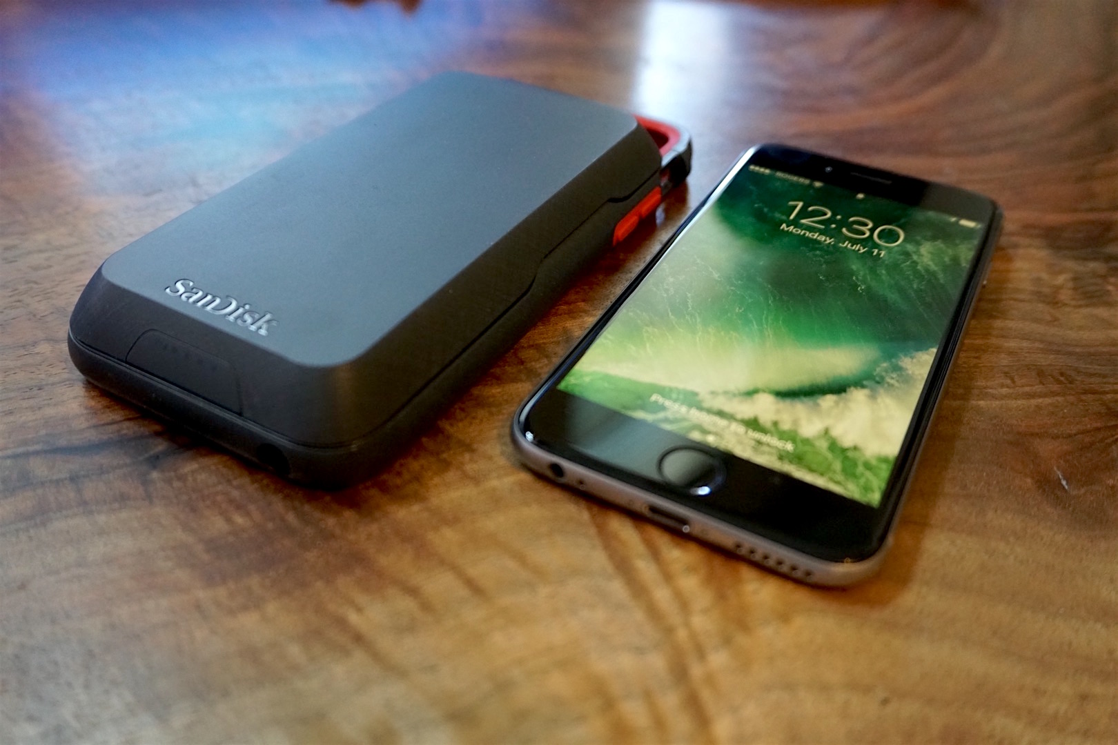 Review: SanDisk’s iXpand Memory Case adds up to 128GB storage & extra ...