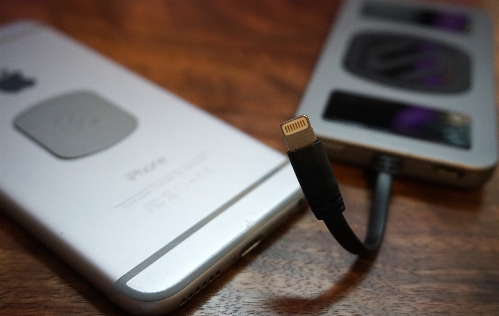 Review: Scosche's MagicMount PowerBank adds a 4000mAh battery to iPhone ...