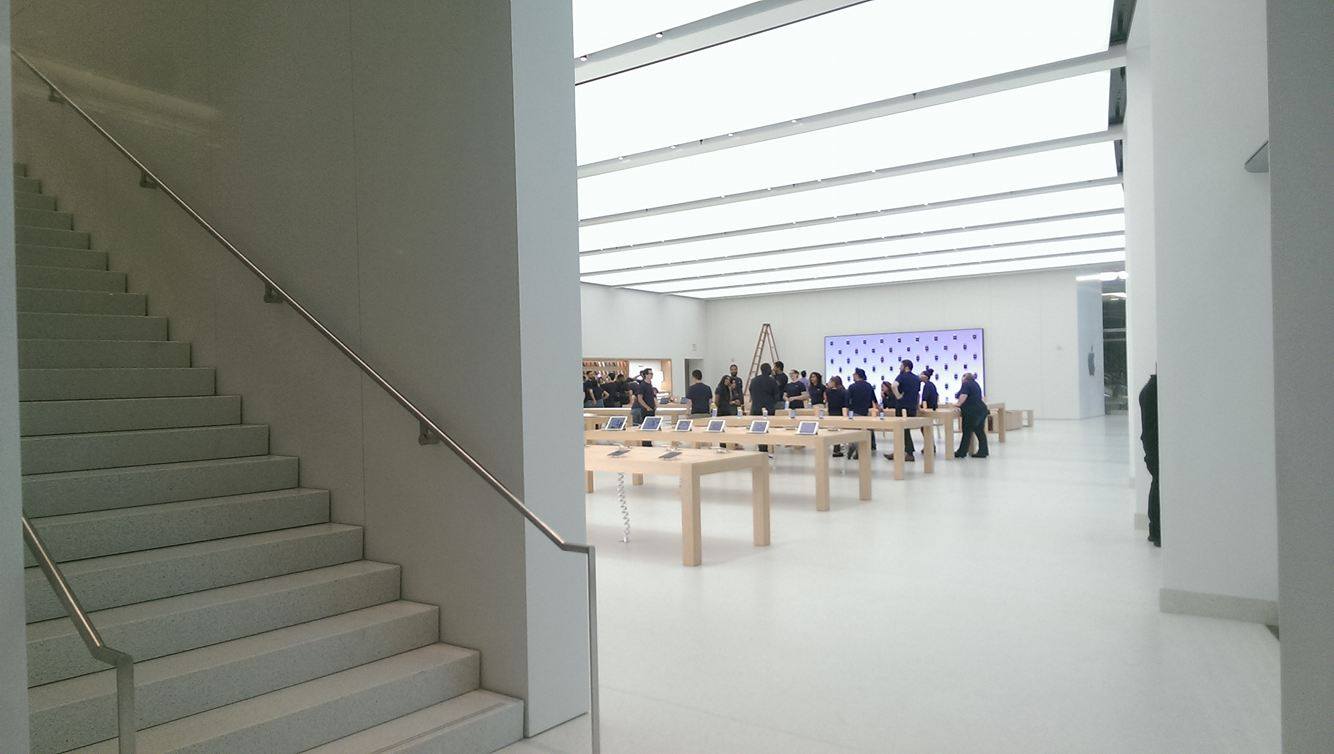 First looks at the World Trade Center Oculus Apple Store [Video/Gallery ...