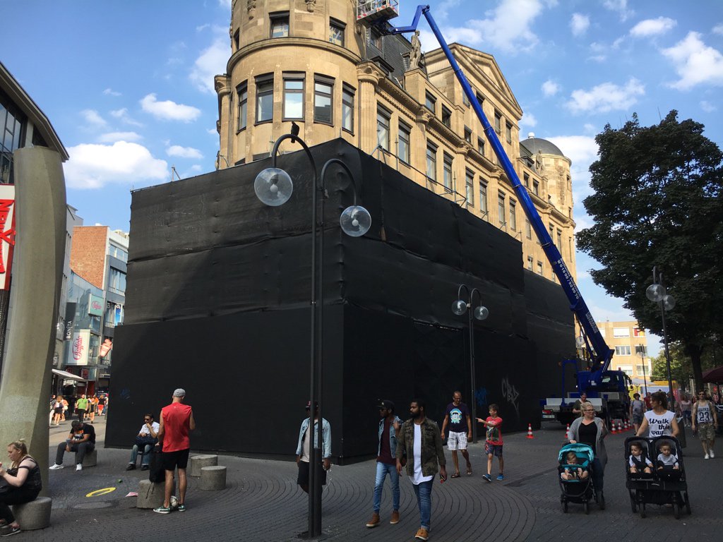 Apple prepares to open first Mexico store & new Cologne Schildergasse ...