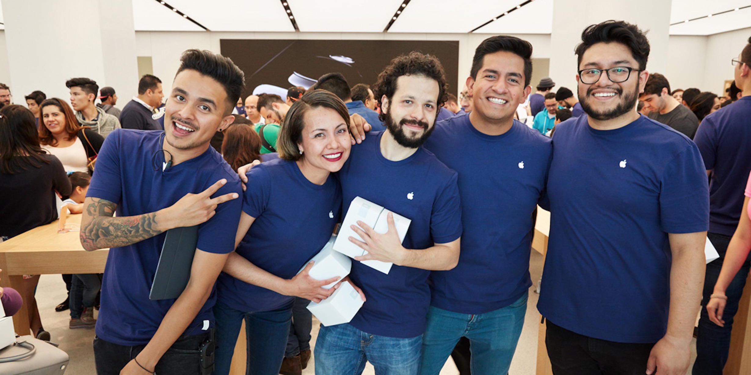 Apple celebrates grand opening of first retail store in Mexico - 9to5Mac