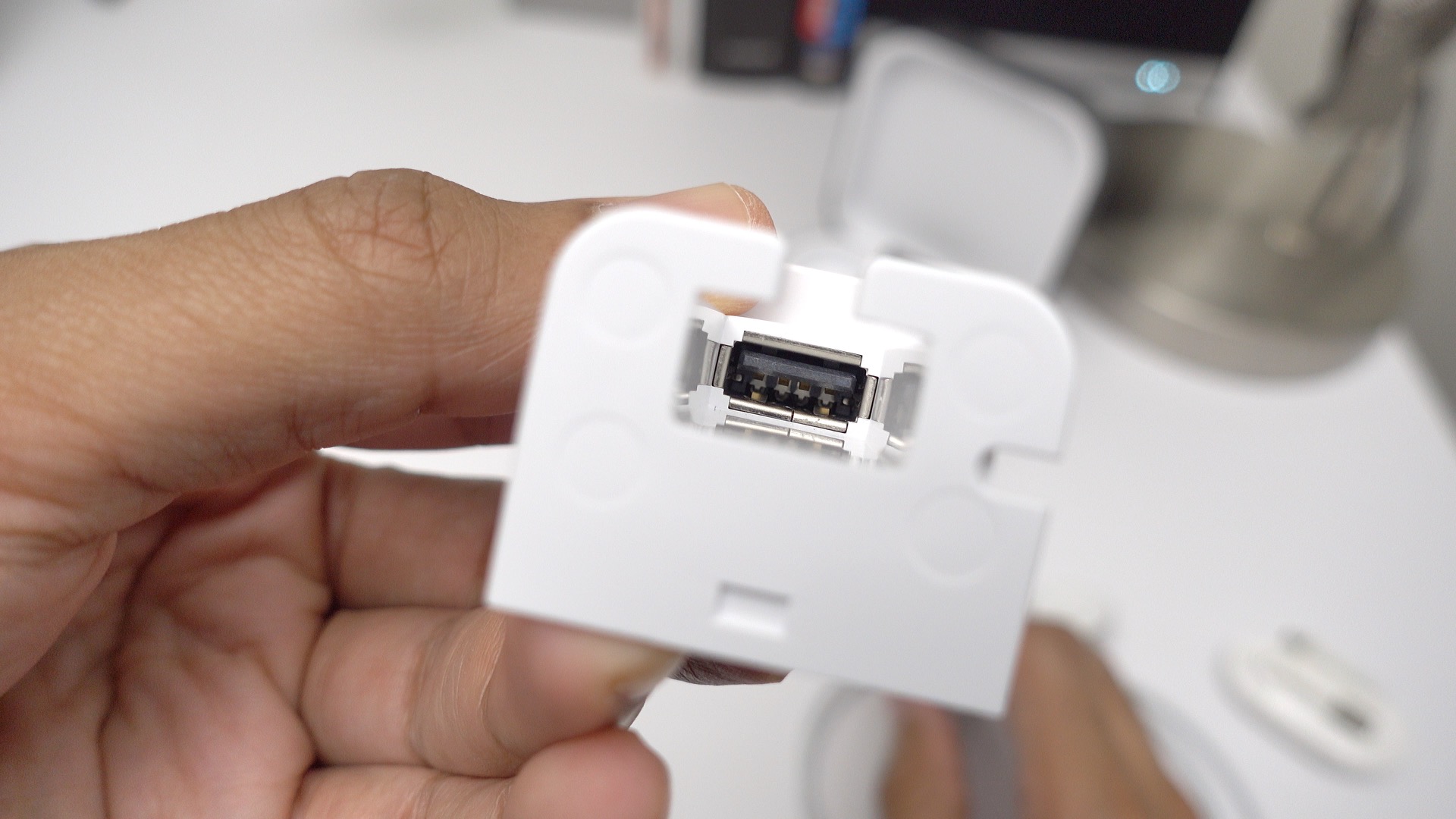 Review: Amber Watchcase Power Bank is hands down one of the best Apple ...