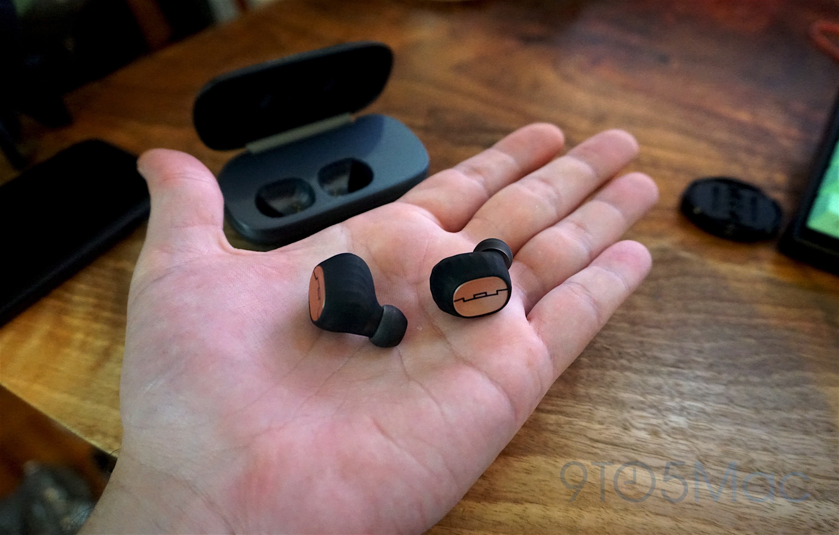 Review: Sol Republic’s new cord-free wireless earbuds bring big bass to ...