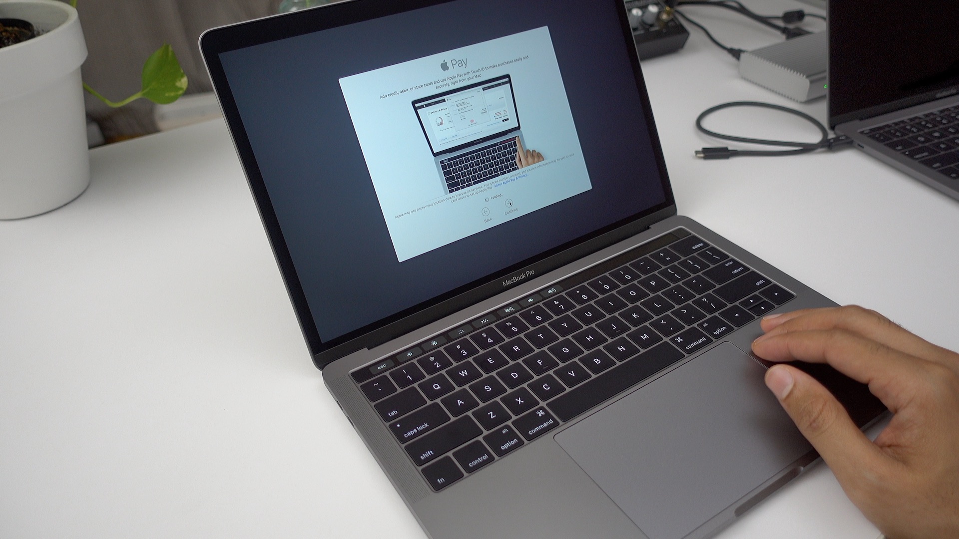 Hands-on impressions: 13-inch MacBook Pro with Touch Bar [Video] - 9to5Mac