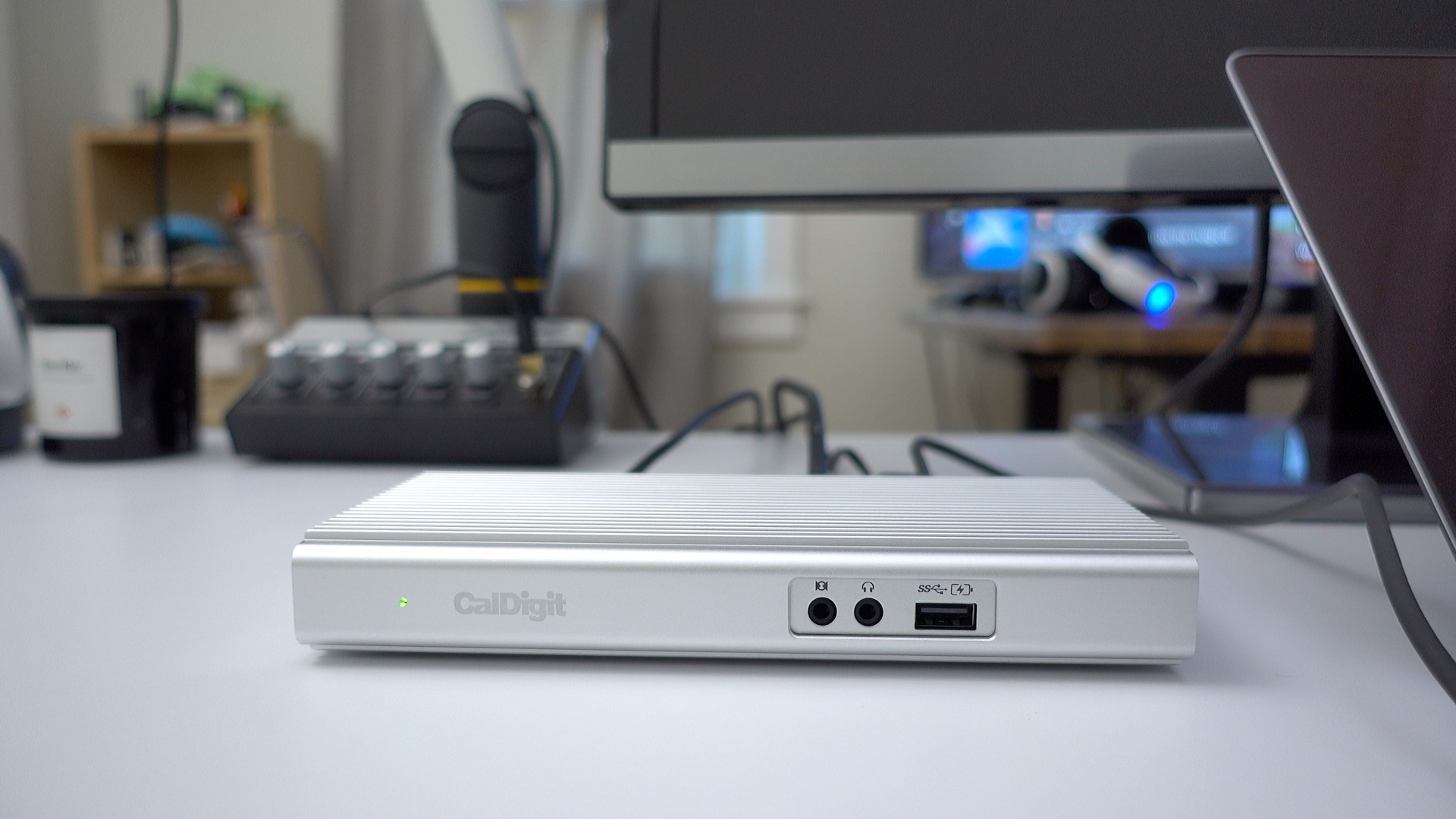 Review: CalDigit USB-C Dock - an okay solution for MacBook Pro owners ...