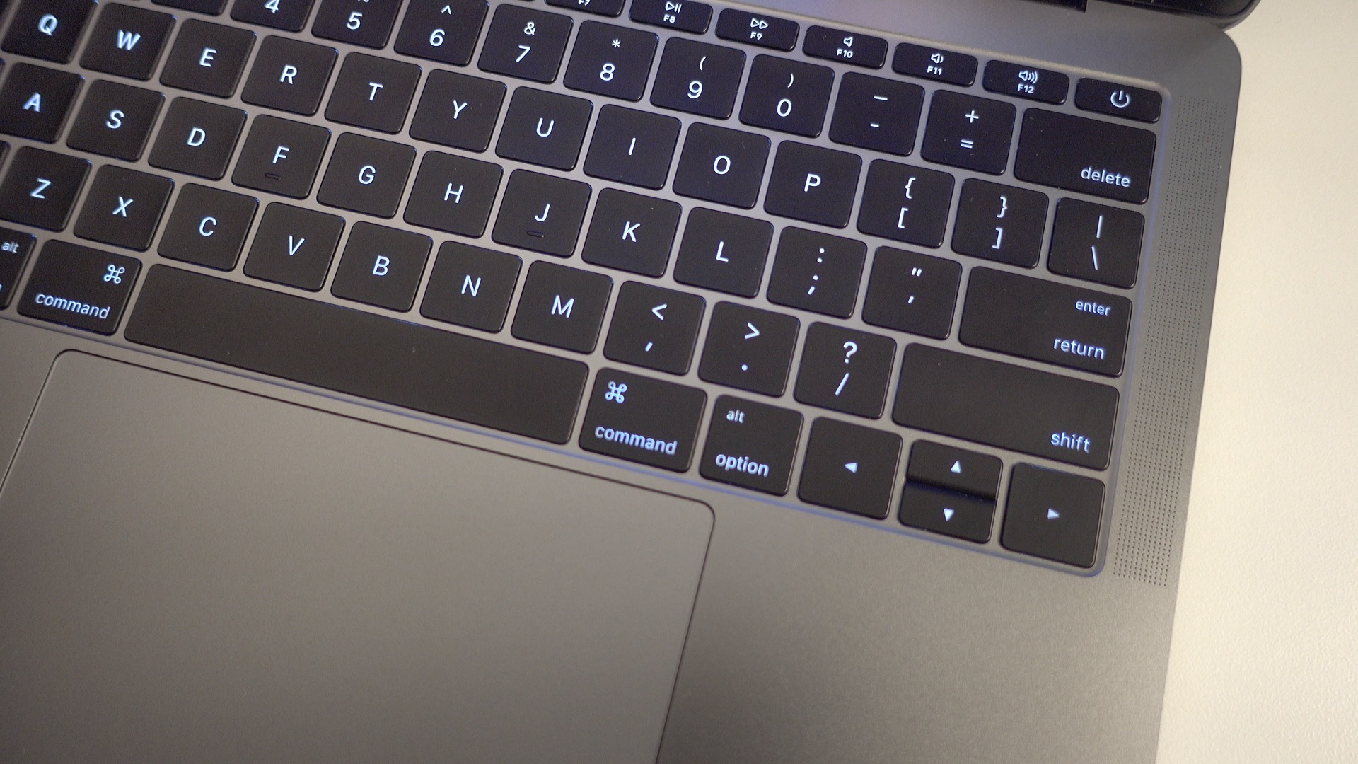 Review: Late-2016 13-inch MacBook Pro without Touch Bar [Video] - 9to5Mac
