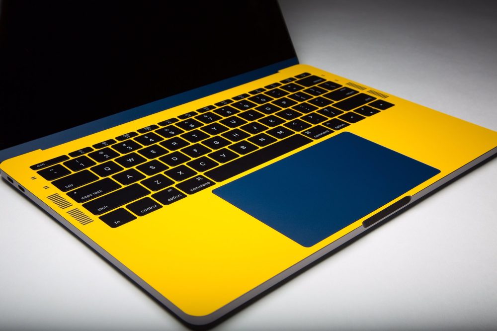9to5Rewards: ColorWare’s customized MacBook & MacBook Pro skins ...