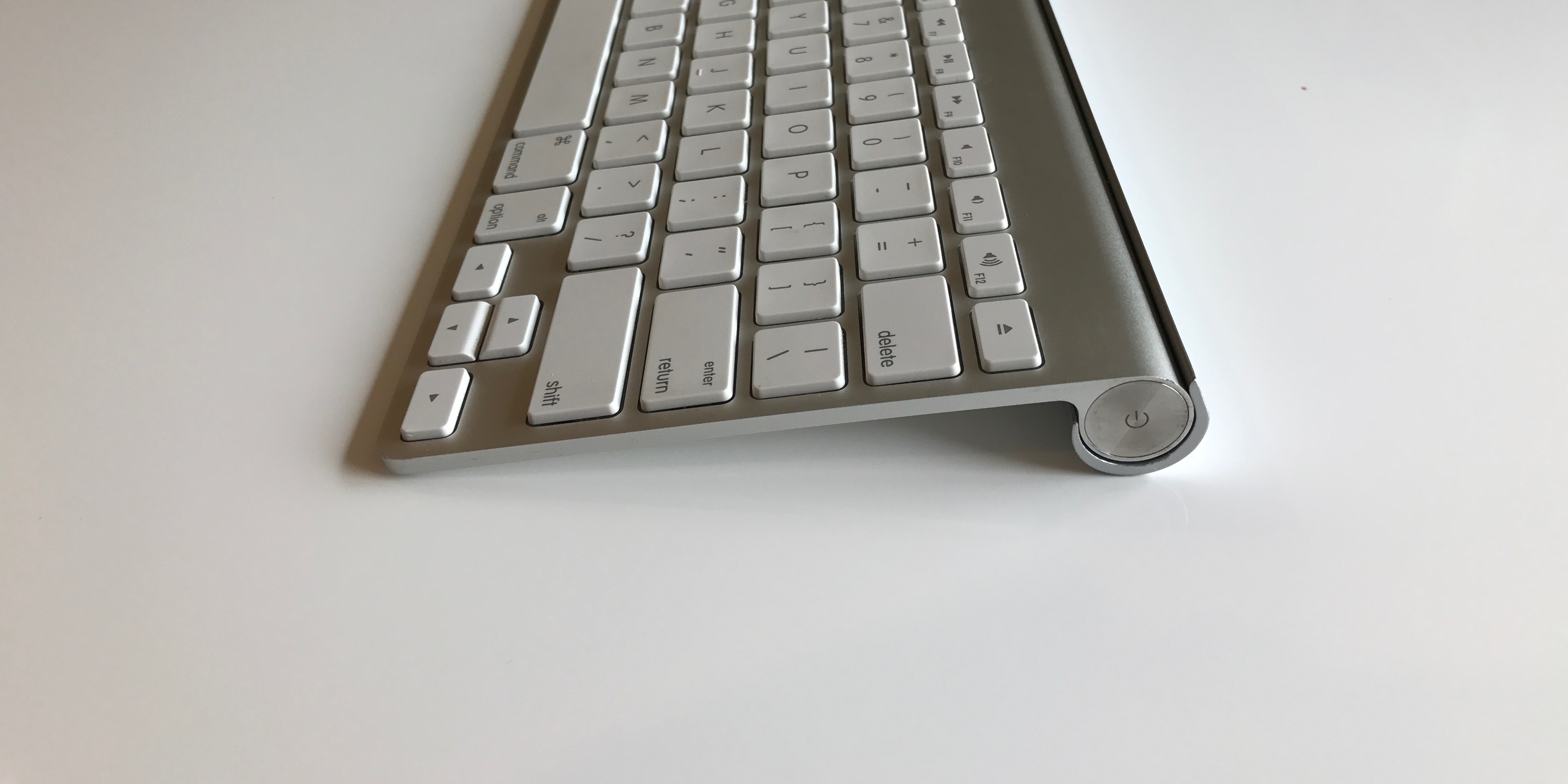 Review: Twelve South's MagicBridge is a beautiful way to join Magic ...