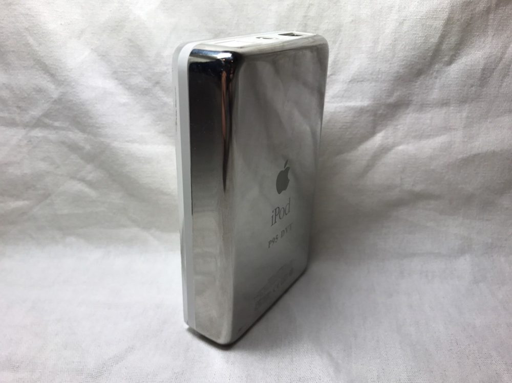 Rare 2002 original iPod prototype with red internal board makes its way ...