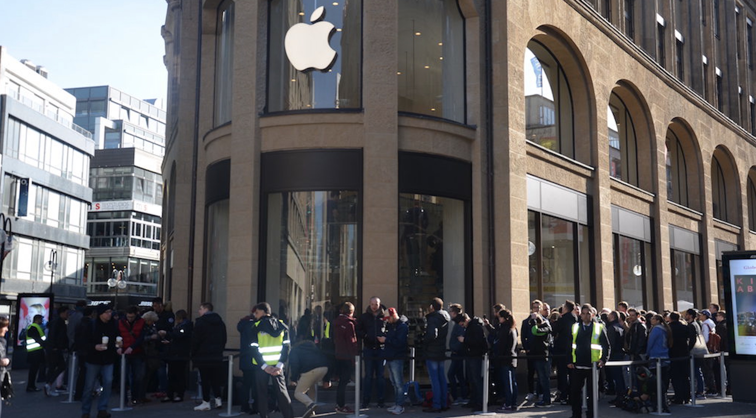 Apple opens three new retail stores around the globe [Gallery + Video ...