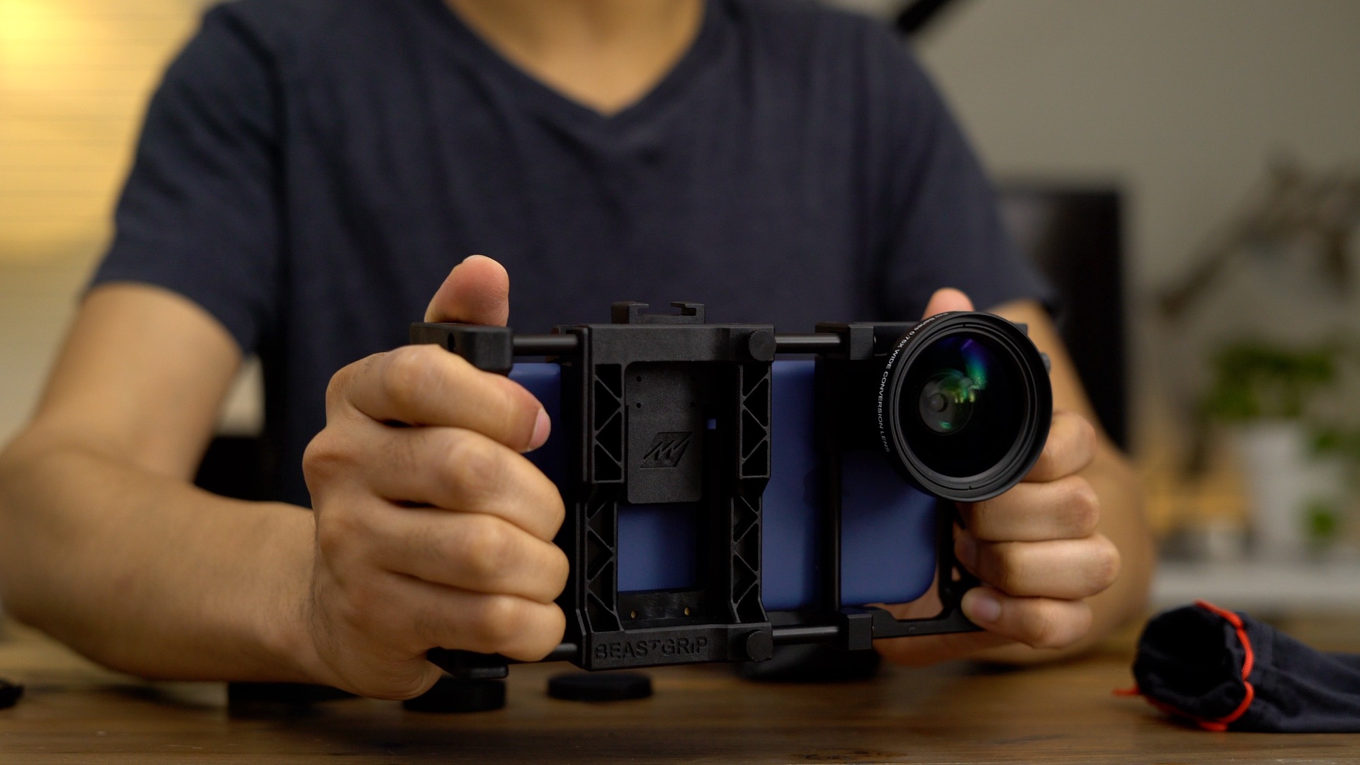 Improving iPhone videography with the Beastgrip Pro camera rig [Video ...