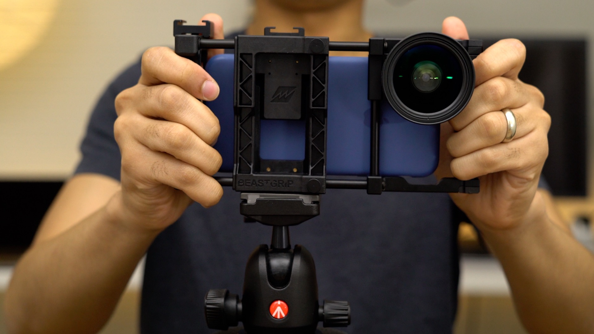 Improving iPhone videography with the Beastgrip Pro camera rig [Video ...