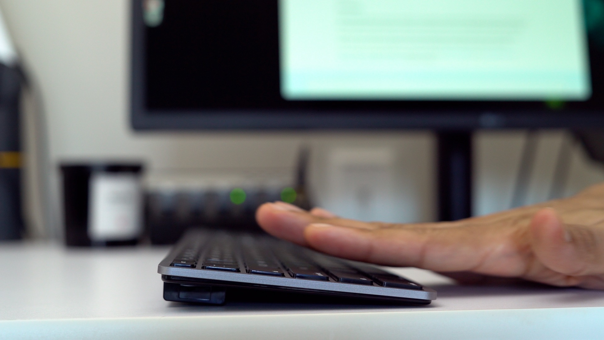 The Matias Wireless Aluminum Keyboard is the keyboard Apple should be ...