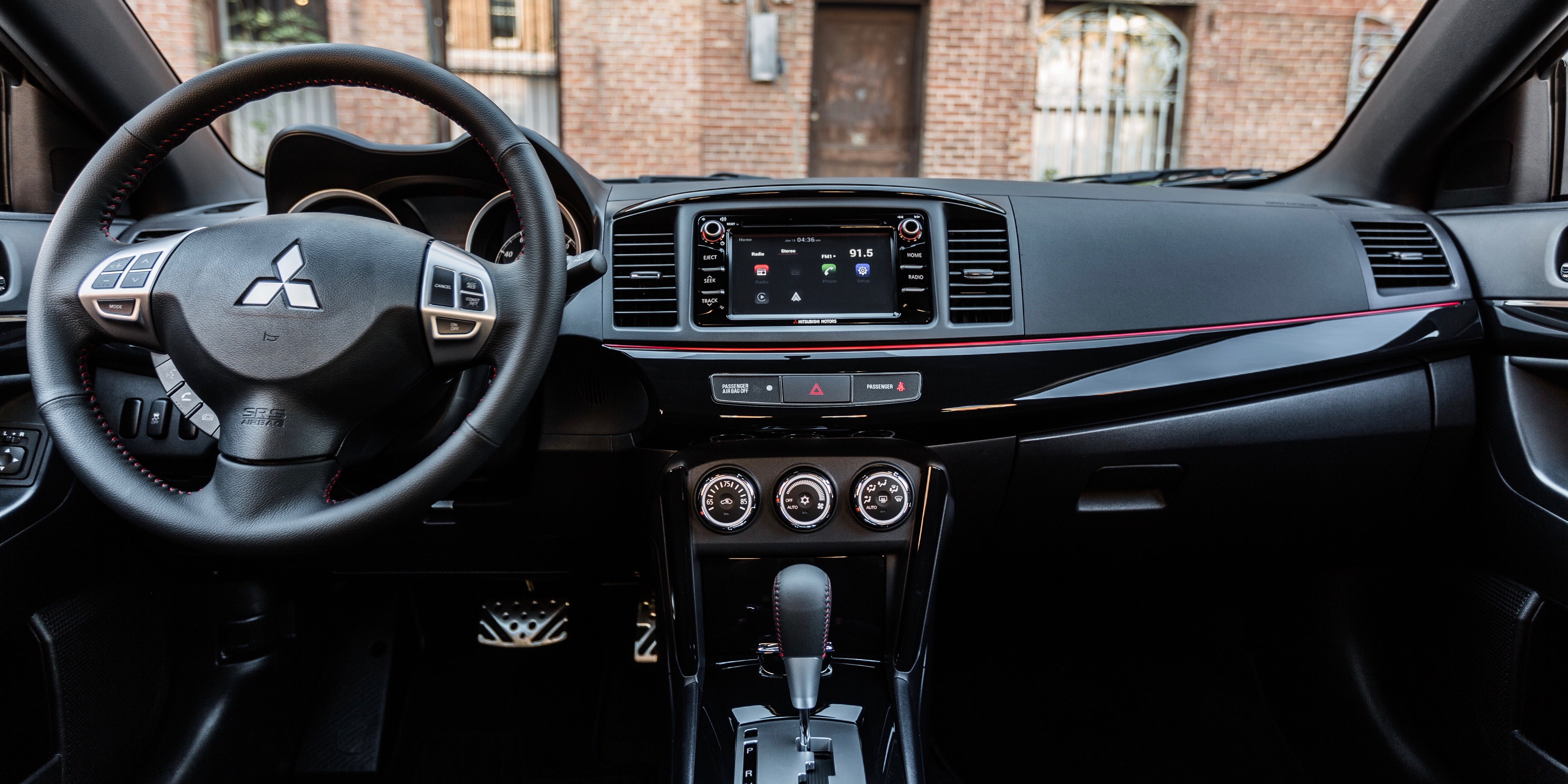 Mitsubishi's 2017 Limited Edition Lancer packs a 6.5-inch CarPlay ...