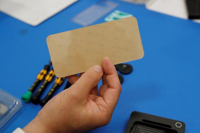 First look at Apple's iPhone screen repair machine in action as it ...