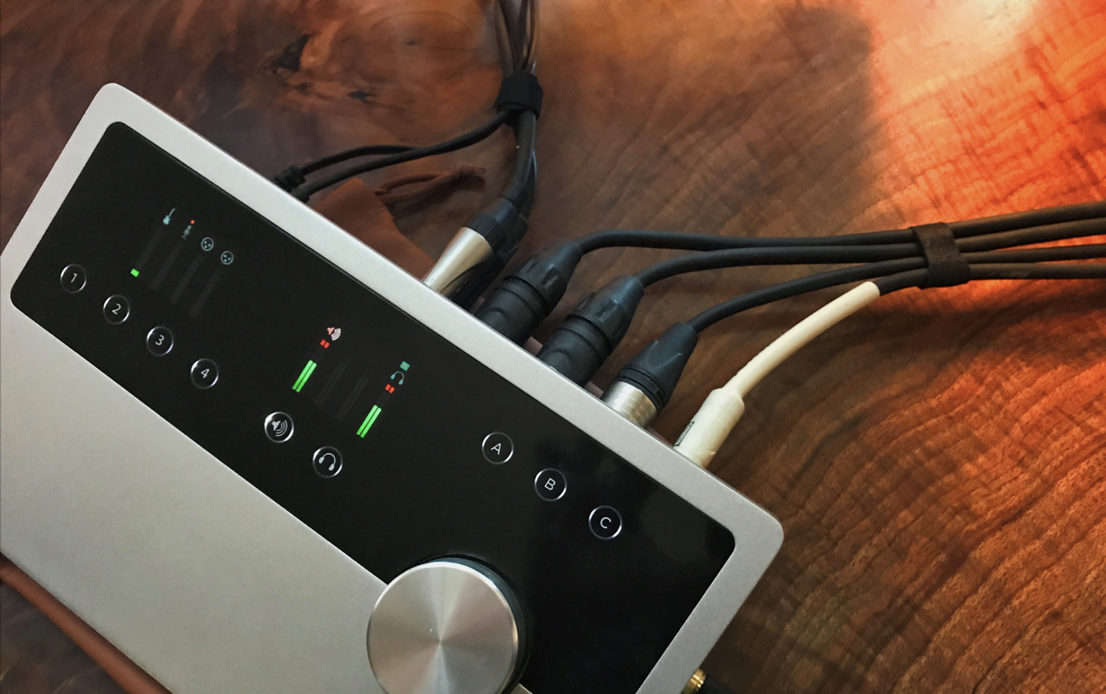 The best cable management solutions for your Mac & home studio/office ...
