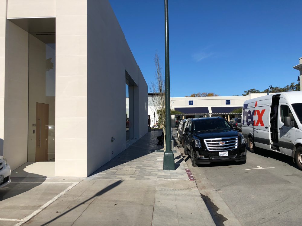 Apple's retail store in Burlingame, CA reopens after significant ...