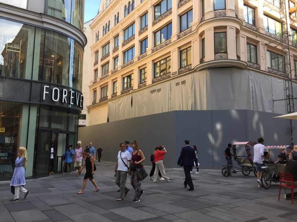 New photos show exterior construction nearing completion at Apple's new ...