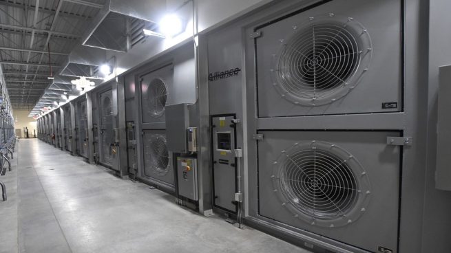 Tim Cook attends Apple's new Reno facility groundbreaking with surprise ...