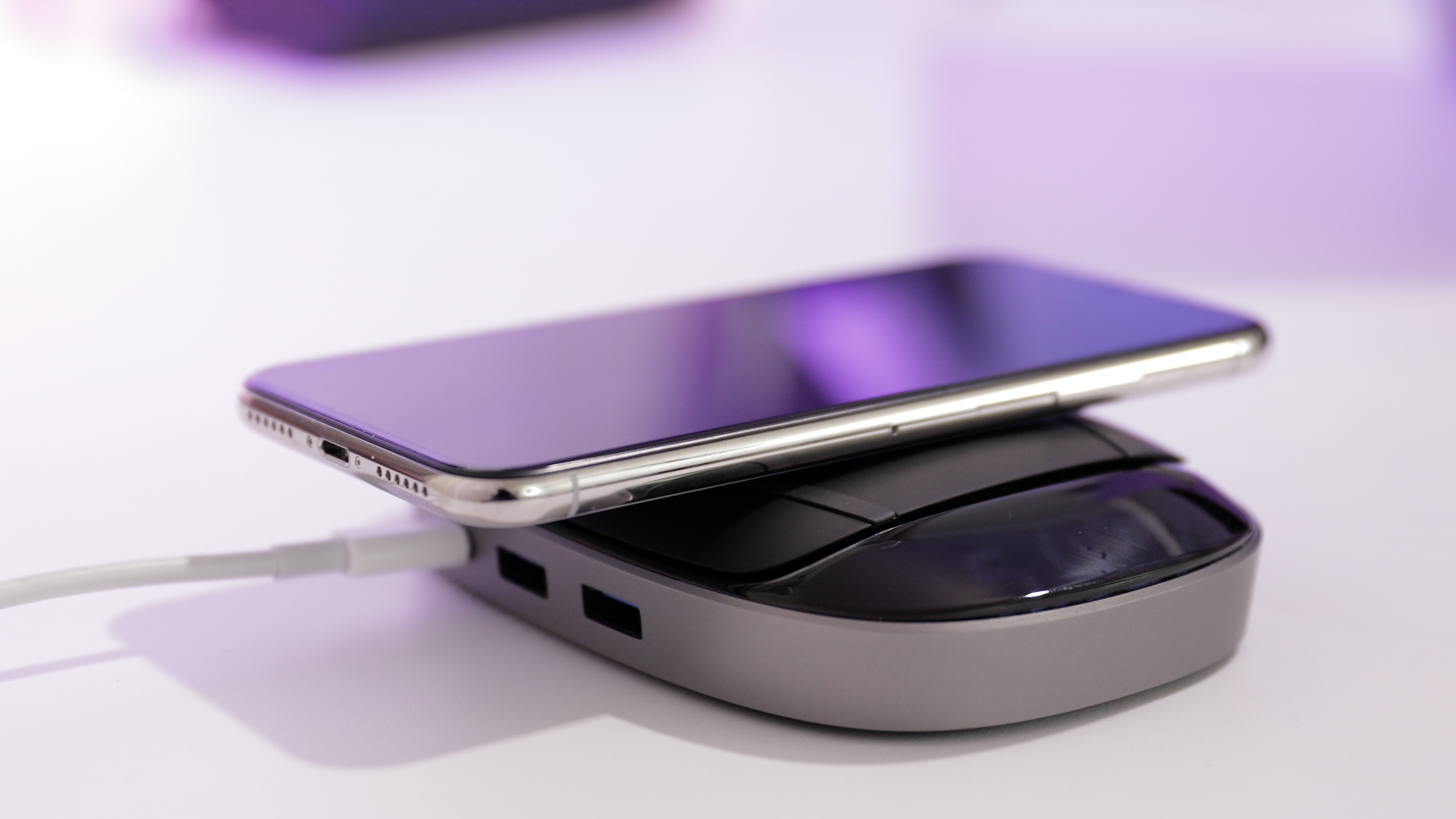 Hyper unveils USB-C hub w/ built-in 7.5W Qi wireless charger & stand ...