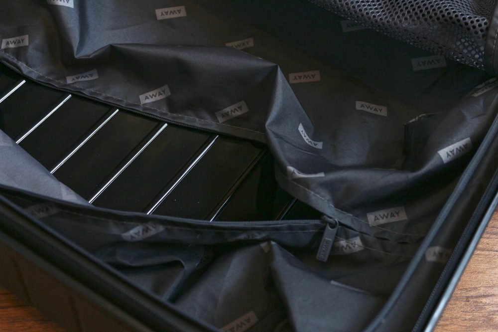Review: Away's USB-powered Carry-On luggage helped me survive CES - 9to5Mac