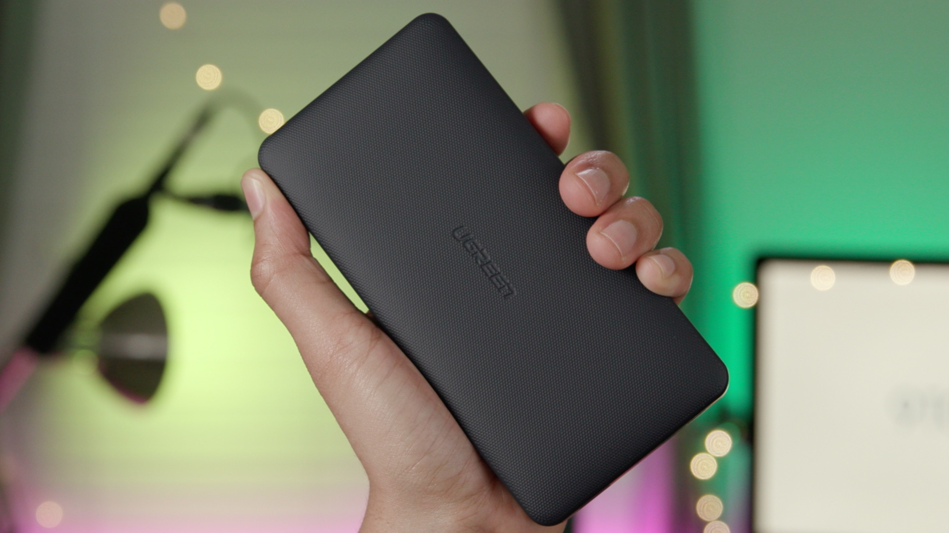 Hands-on: Ugreen's 20000mAh MFi Power Bank with built-in Lightning ...