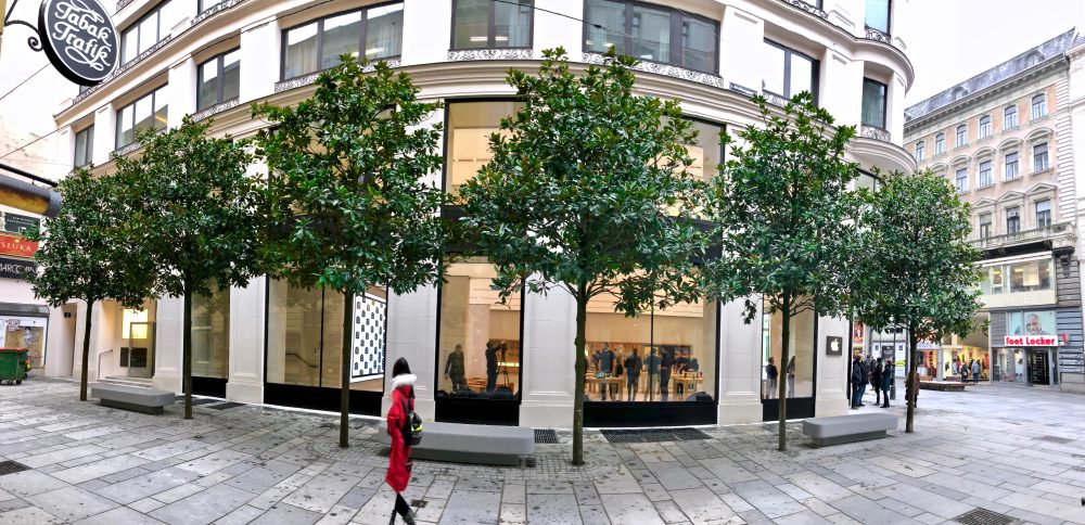 Apple shares fresh photos of new Vienna, Austria retail store ahead of ...