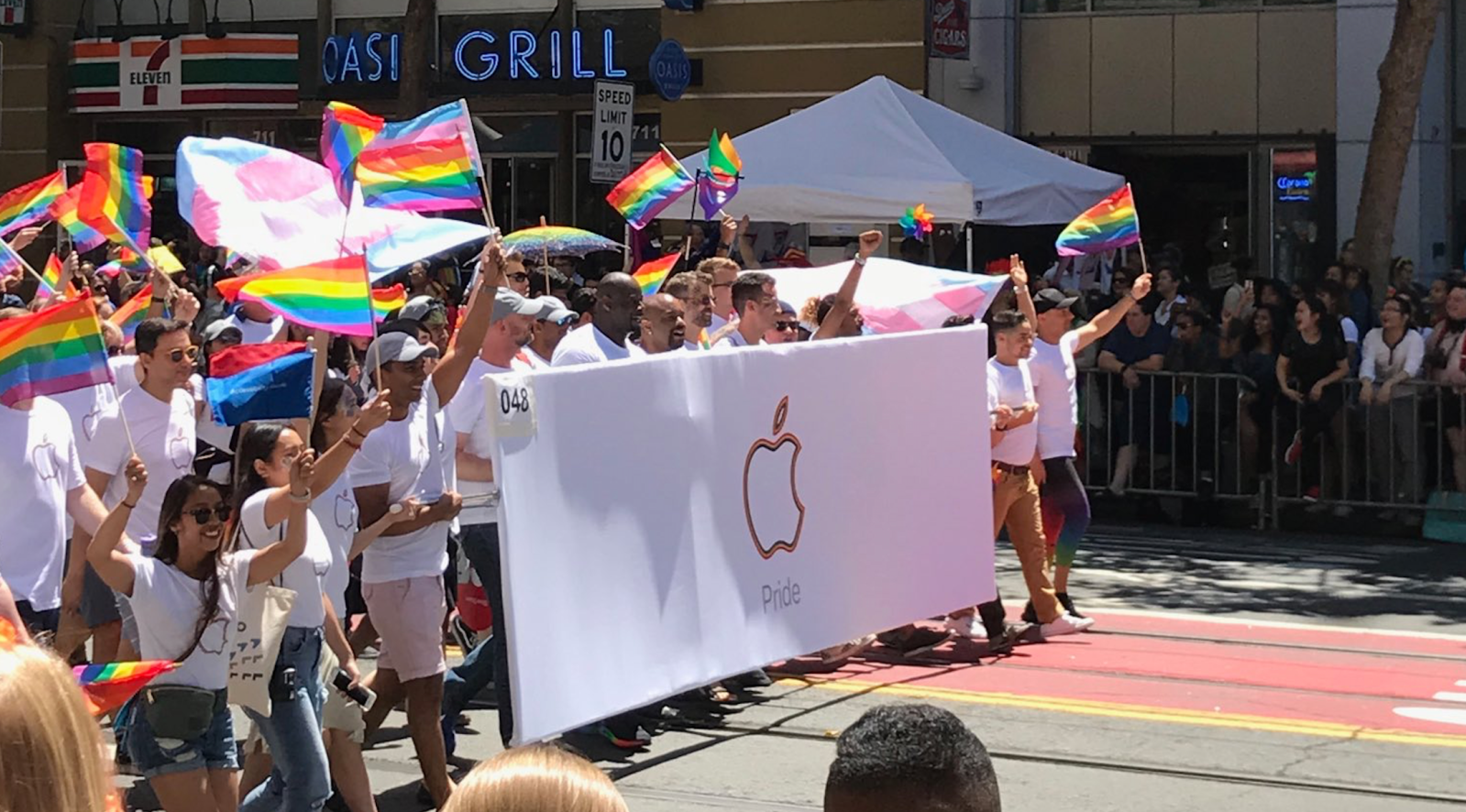Apple celebrates Pride Day as Tim Cook, other execs join San Francisco ...