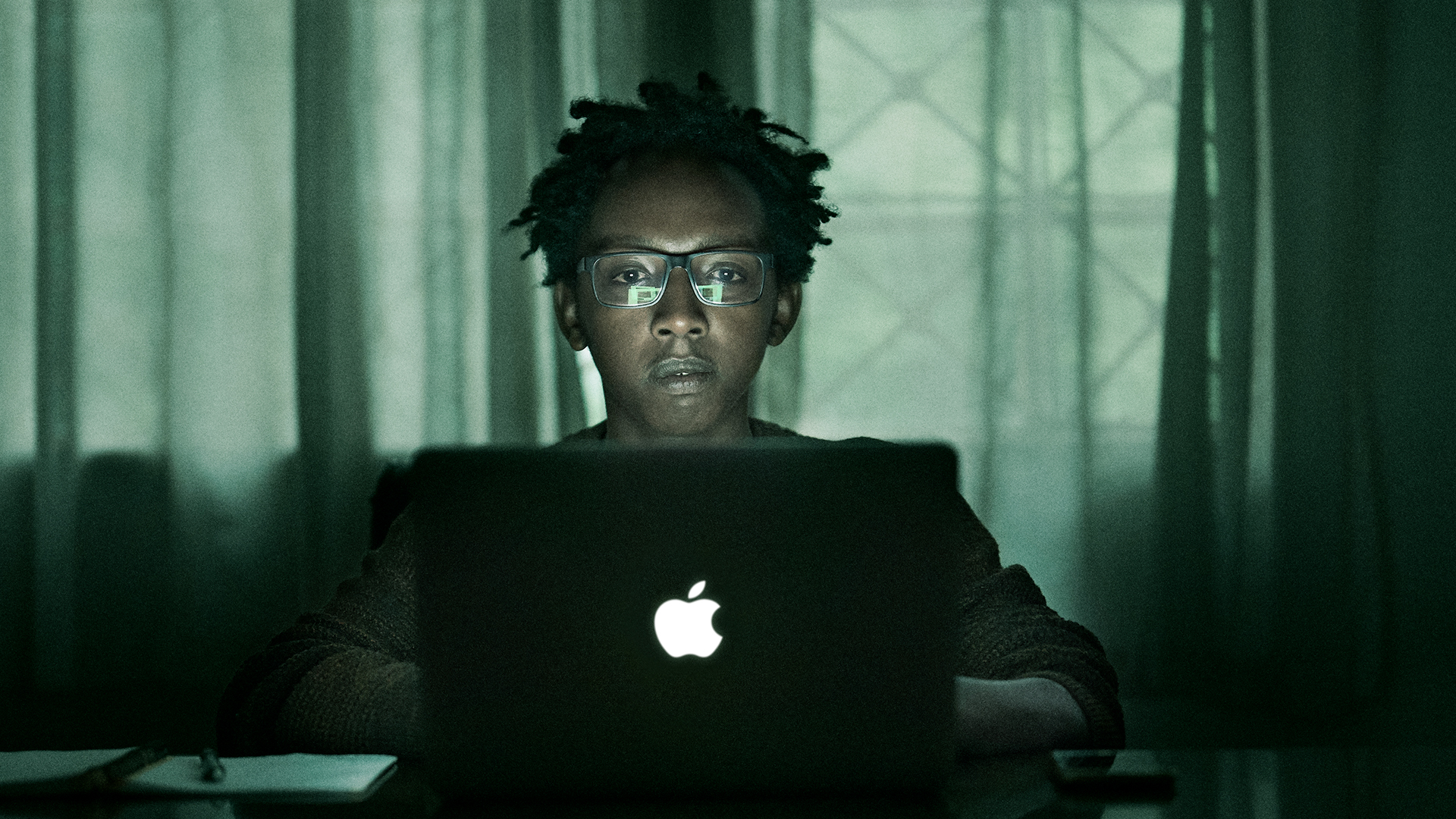 Apple debuts new 'Behind the Mac' ad campaign highlighting individual ...