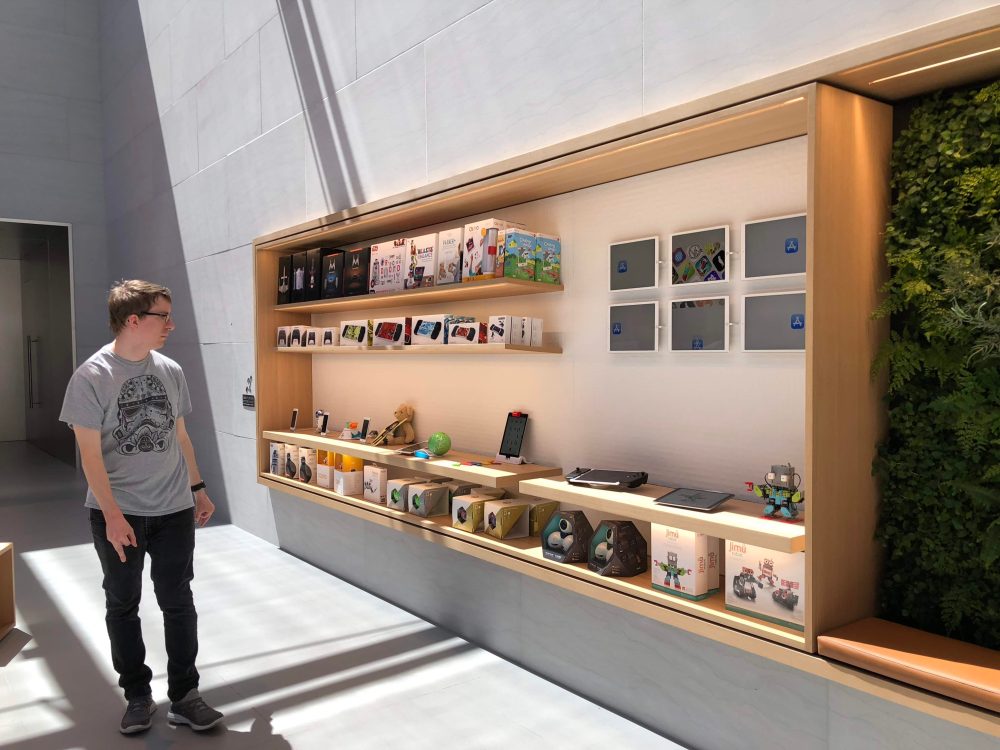 Gallery: Apple's renovated Palo Alto store blends latest retail layout ...
