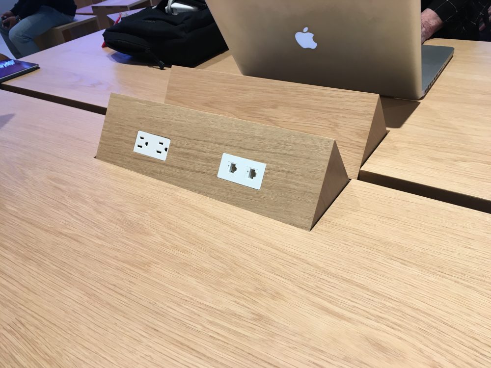 Gallery: Striking new Apple store in Seattle’s University Village ...