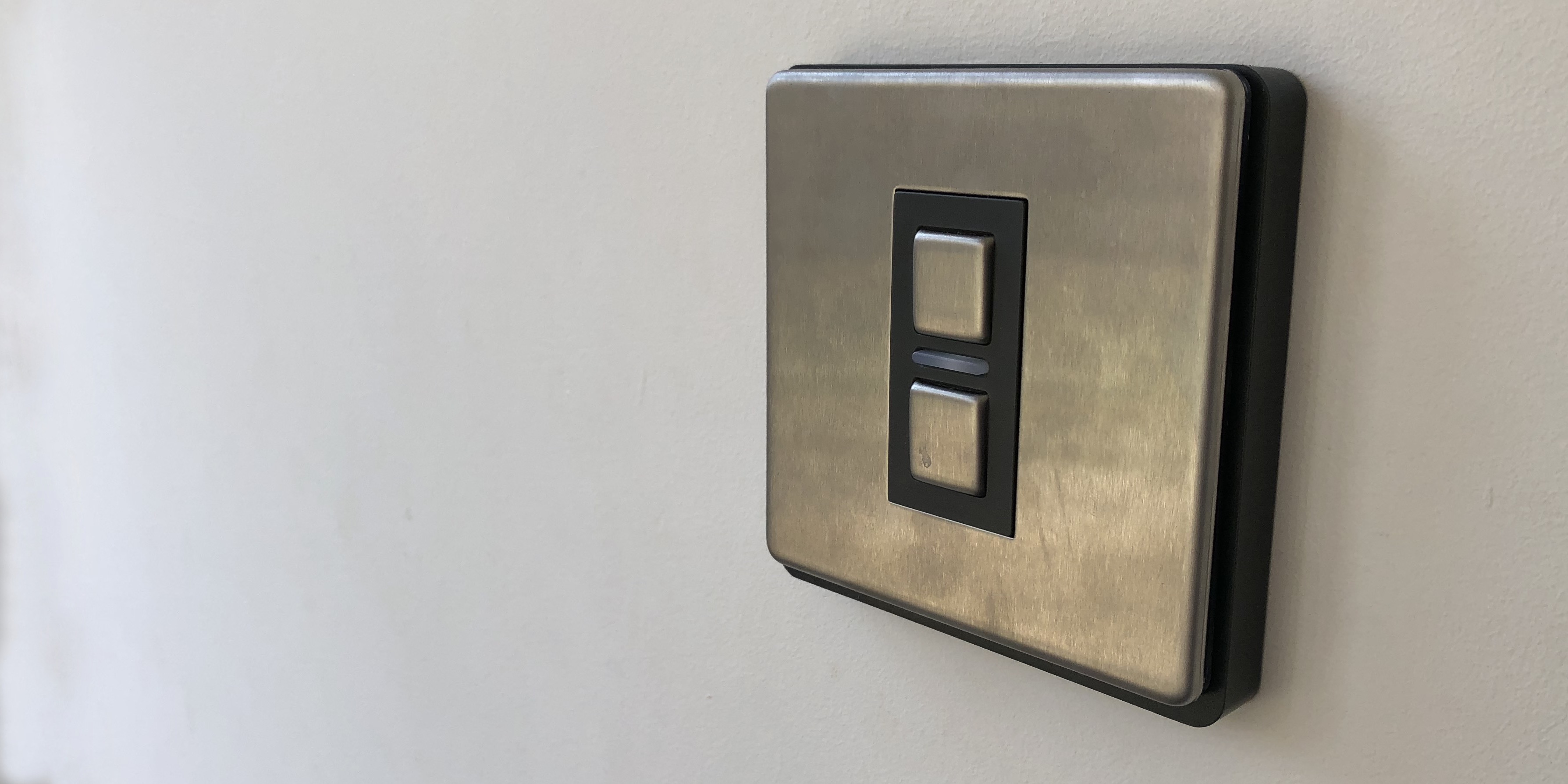 Review: Lightwave Light Switch, the best UK HomeKit solution for smart ...