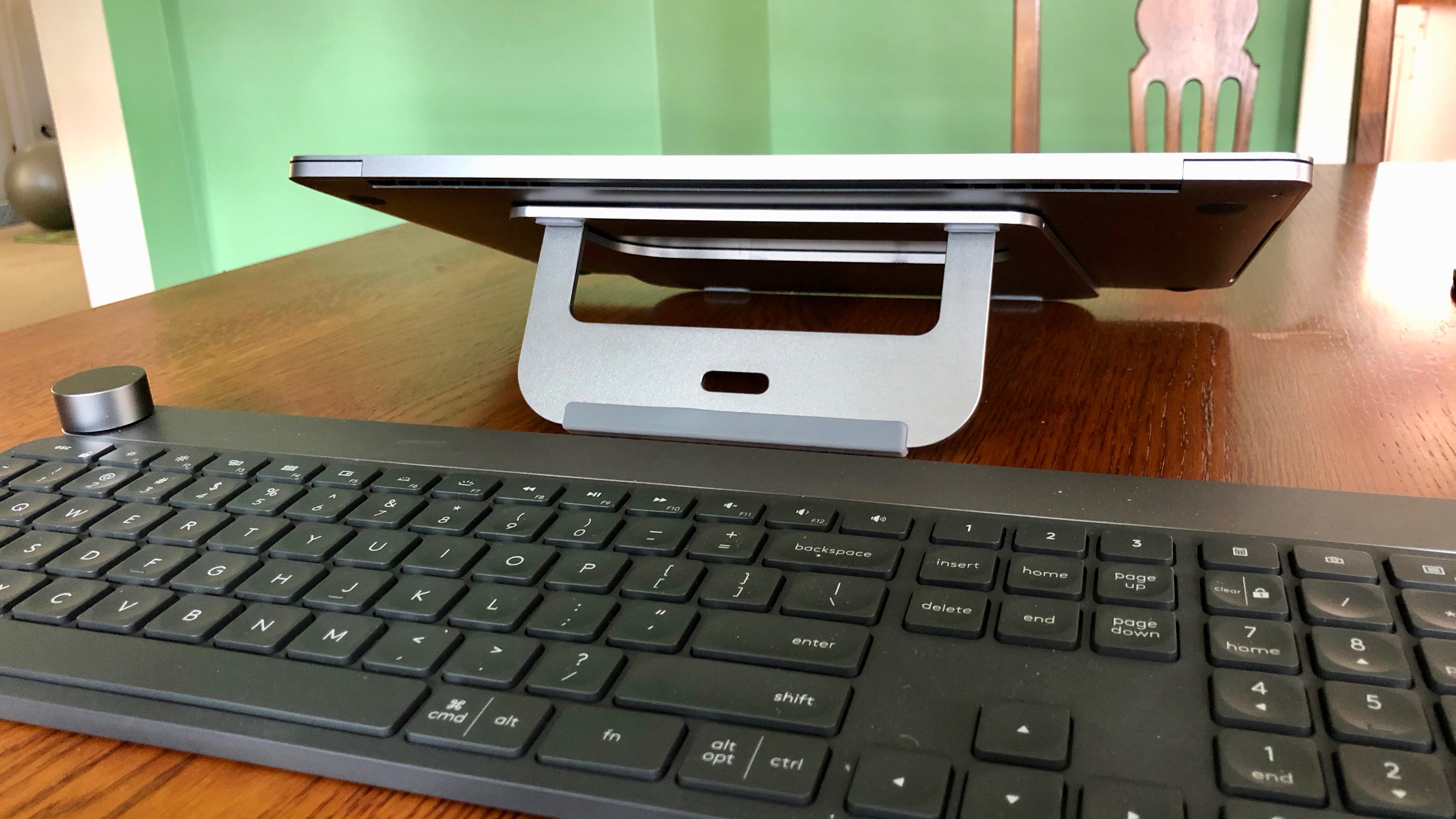 Review: Satechi's foldable aluminum MacBook stand is a perfect travel ...