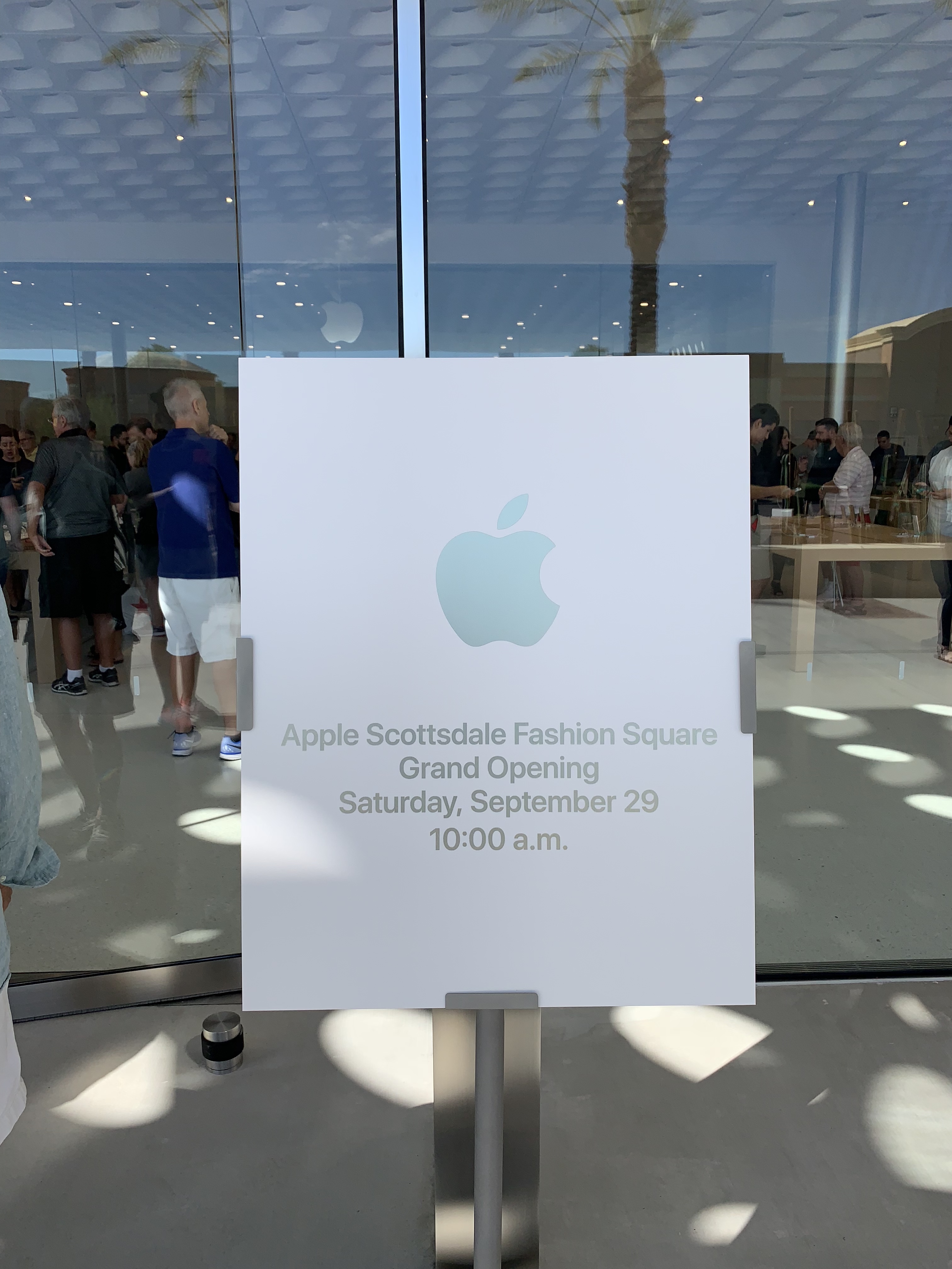 Retail marathon: Apple stores open in Scottsdale, Deer Park, Lehigh ...